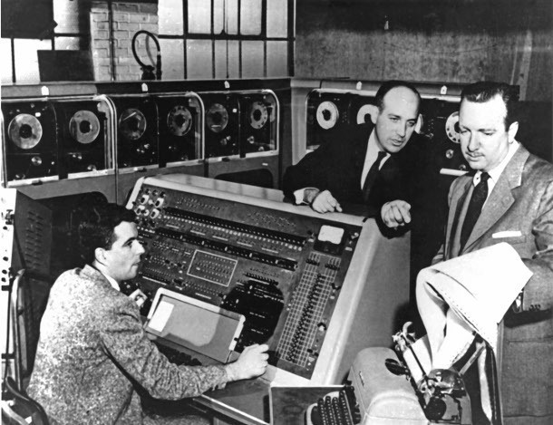 History of the Digital Age – Part 2: The Transistor, Microchips, and ...